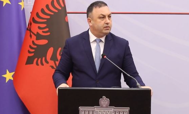 Minister Hoxha appeals to immigrants/ Minister Hoxha appeals to immigrants/